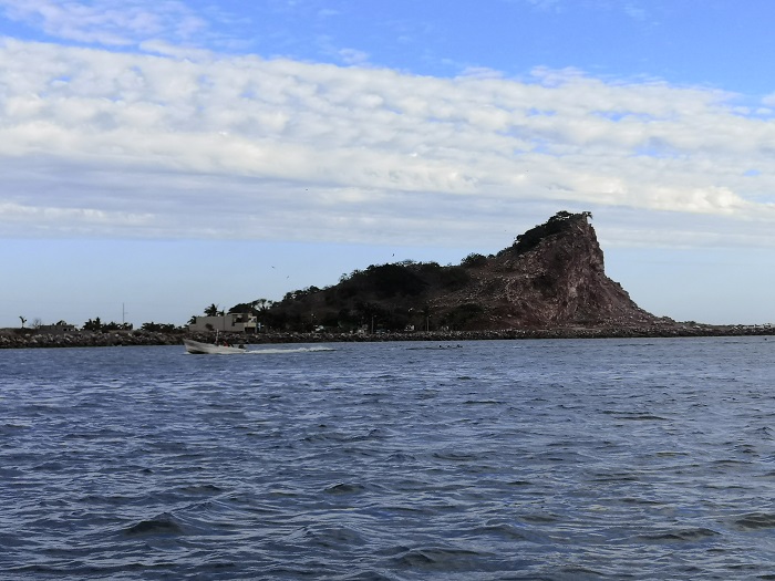 Isla de Chivos se resiste al deterioro y falta de atención | Son Playas